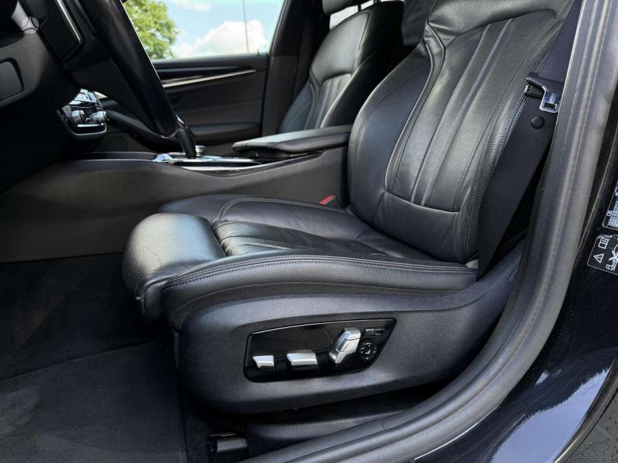 Melns BMW 530 2018 Rokiškis, ar dzinēja tilpumu 2.99 L un nobraukumu 318 tūkst. km par 14500 €, foto 17 vietnē AUTOMOTO.COM.LV