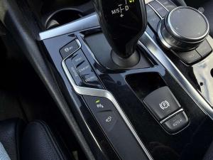 Melns BMW 530 2018 Rokiškis, ar dzinēja tilpumu 2.99 L un nobraukumu 318 tūkst. km par 14500 €, foto 30 vietnē AUTOMOTO.COM.LV