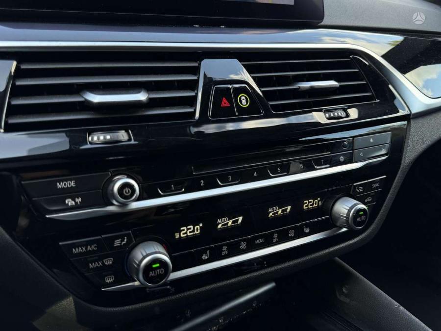 Melns BMW 530 2018 Rokiškis, ar dzinēja tilpumu 2.99 L un nobraukumu 318 tūkst. km par 14500 €, foto 31 vietnē AUTOMOTO.COM.LV