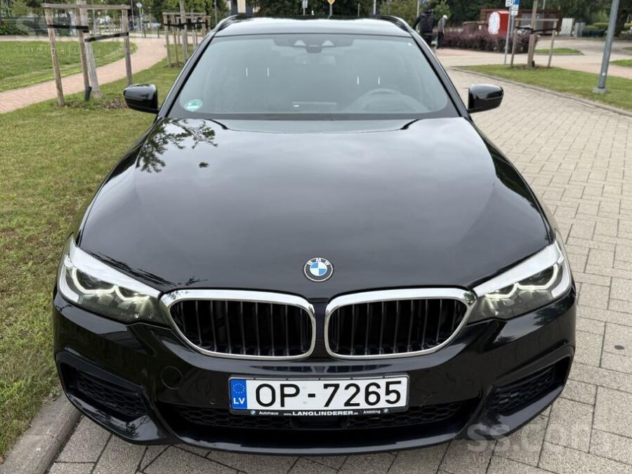 Black BMW 530 2018 in Riga, with an engine capacity of 3.00 L and mileage of 211 thousand km for 19300 €, photo 4 on AUTOMOTO.COM.LV