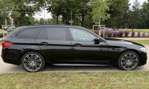 Black BMW 530 2018 in Riga, with an engine capacity of 3.00 L and mileage of 211 thousand km for 19300 €, photo 17 on AUTOMOTO.COM.LV