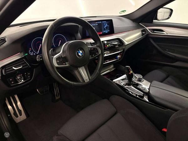 Melns BMW 530 2018 Marijampole, ar dzinēja tilpumu 2.99 L un nobraukumu 264 tūkst. km par 18999 €, foto 3 vietnē AUTOMOTO.COM.LV