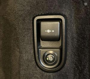 Black BMW 530 2018 in Marijampole, with an engine capacity of 2.99 L and mileage of 264 thousand km for 18999 €, photo 8 on AUTOMOTO.COM.LV