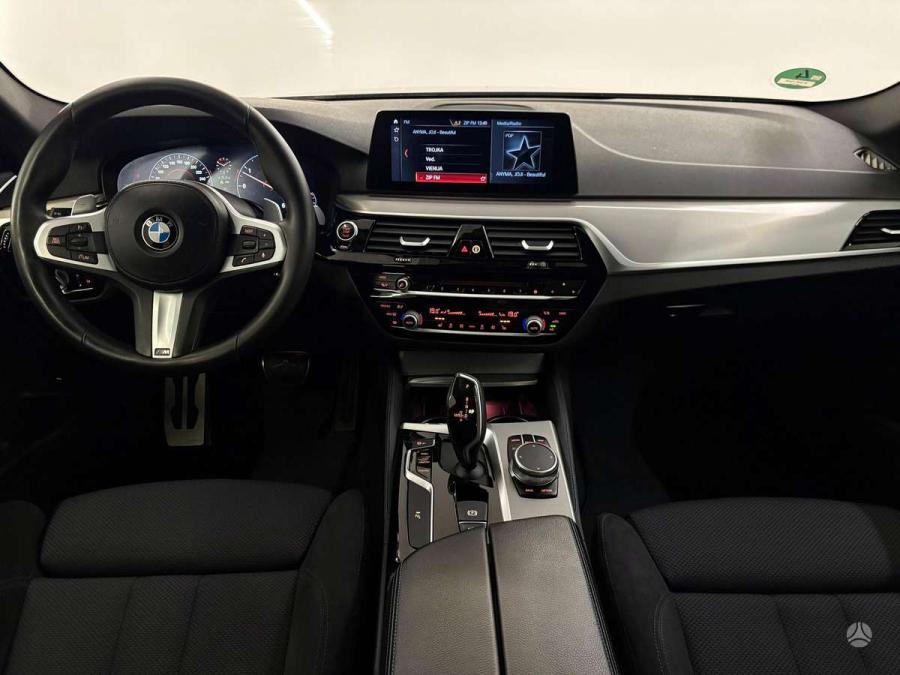 Black BMW 530 2018 in Marijampole, with an engine capacity of 2.99 L and mileage of 264 thousand km for 18999 €, photo 23 on AUTOMOTO.COM.LV