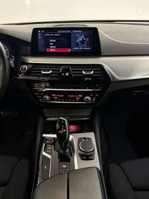 Black BMW 530 2018 in Marijampole, with an engine capacity of 2.99 L and mileage of 264 thousand km for 18999 €, photo 31 on AUTOMOTO.COM.LV