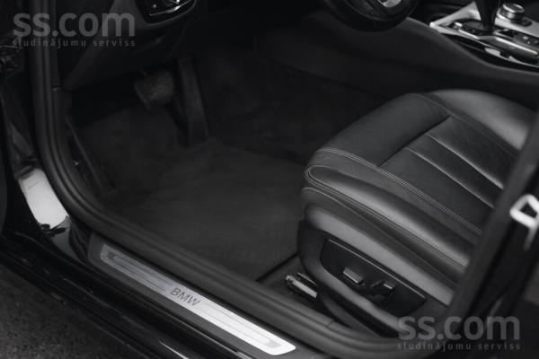 Black BMW 530 2019 in Riga, with an engine capacity of 3.00 L and mileage of 235 thousand km for 17500 €, photo 9 on AUTOMOTO.COM.LV