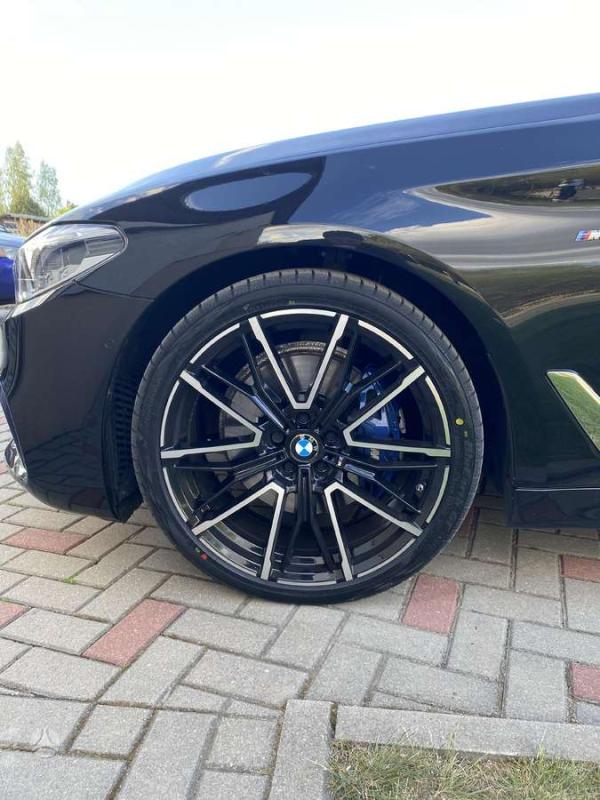 Black BMW 530 2019 in Vilnius, with an engine capacity of 2.00 L and mileage of 103 thousand km for 29000 €, photo 5 on AUTOMOTO.COM.LV