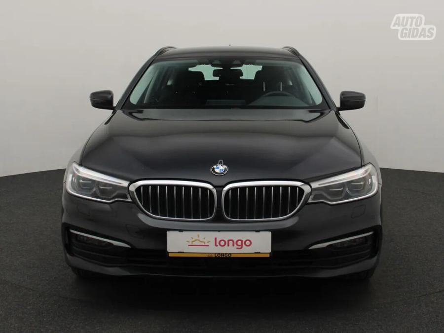 Black BMW 530 2019 in Vilnius, with an engine capacity of 3.00 L and mileage of 217 thousand km for 21999 €, photo 4 on AUTOMOTO.COM.LV