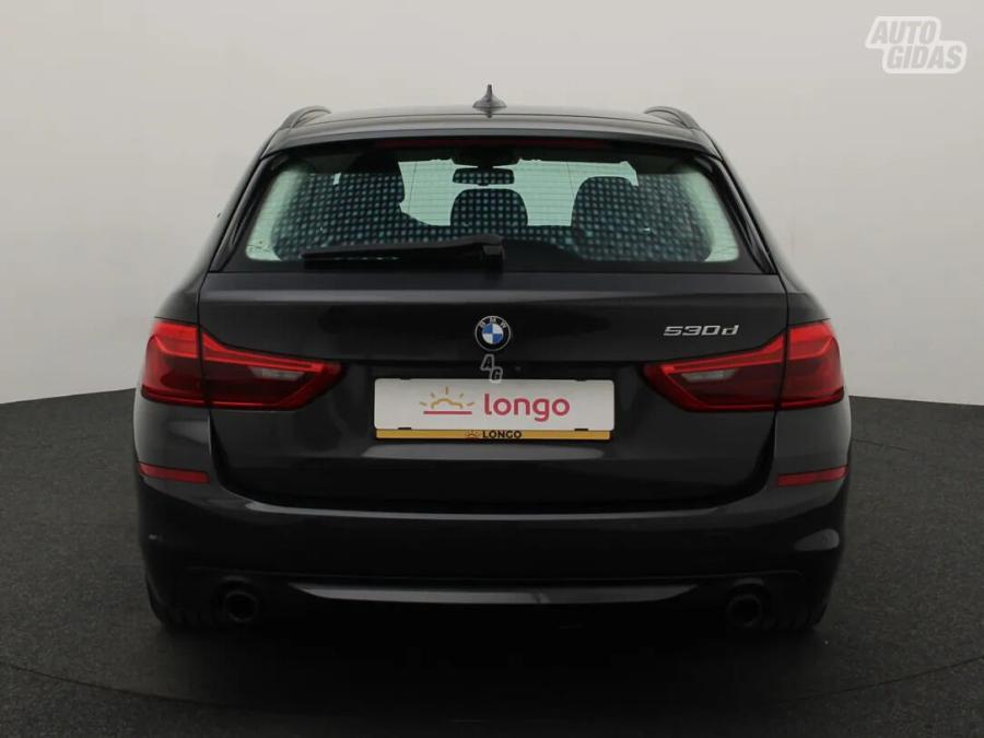 Black BMW 530 2019 in Vilnius, with an engine capacity of 3.00 L and mileage of 217 thousand km for 21999 €, photo 6 on AUTOMOTO.COM.LV