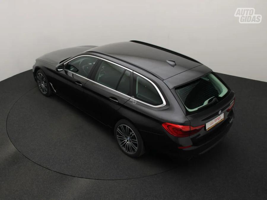 Black BMW 530 2019 in Vilnius, with an engine capacity of 3.00 L and mileage of 217 thousand km for 21999 €, photo 13 on AUTOMOTO.COM.LV