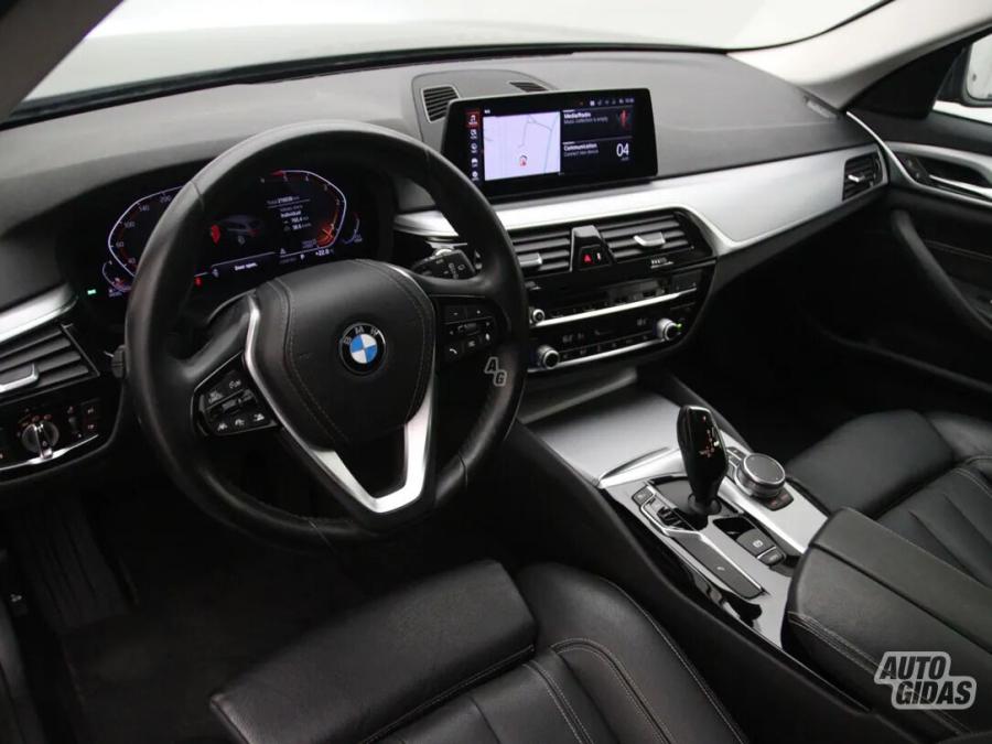 Black BMW 530 2019 in Vilnius, with an engine capacity of 3.00 L and mileage of 217 thousand km for 21999 €, photo 17 on AUTOMOTO.COM.LV