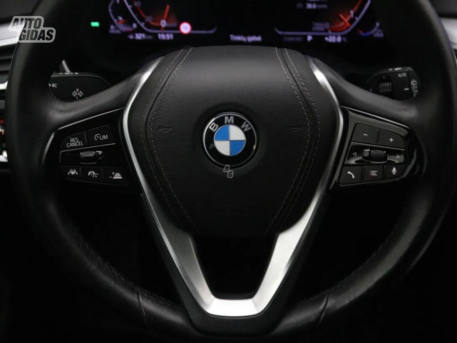 Black BMW 530 2019 in Vilnius, with an engine capacity of 3.00 L and mileage of 217 thousand km for 21999 €, photo 19 on AUTOMOTO.COM.LV