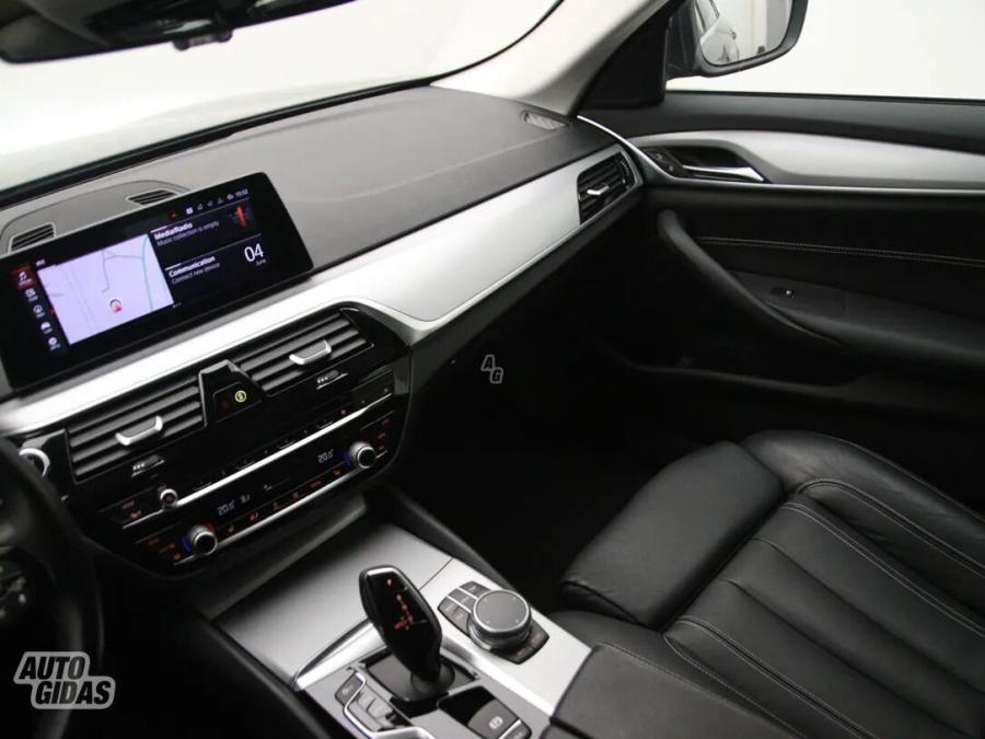 Black BMW 530 2019 in Vilnius, with an engine capacity of 3.00 L and mileage of 217 thousand km for 21999 €, photo 22 on AUTOMOTO.COM.LV