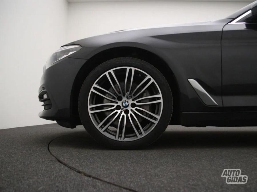 Black BMW 530 2019 in Vilnius, with an engine capacity of 3.00 L and mileage of 217 thousand km for 21999 €, photo 29 on AUTOMOTO.COM.LV