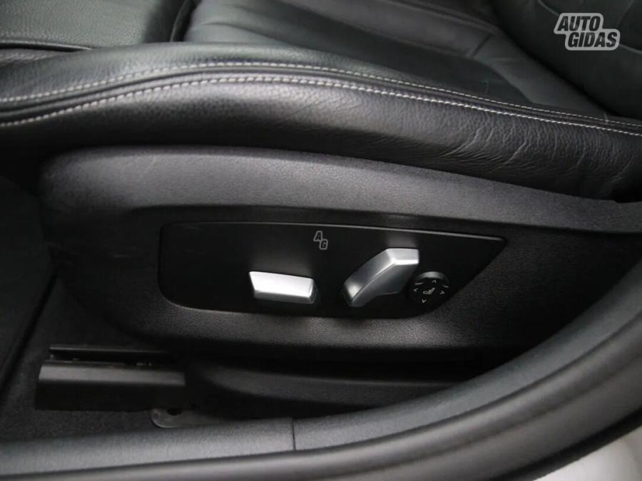 Black BMW 530 2019 in Vilnius, with an engine capacity of 3.00 L and mileage of 217 thousand km for 21999 €, photo 35 on AUTOMOTO.COM.LV