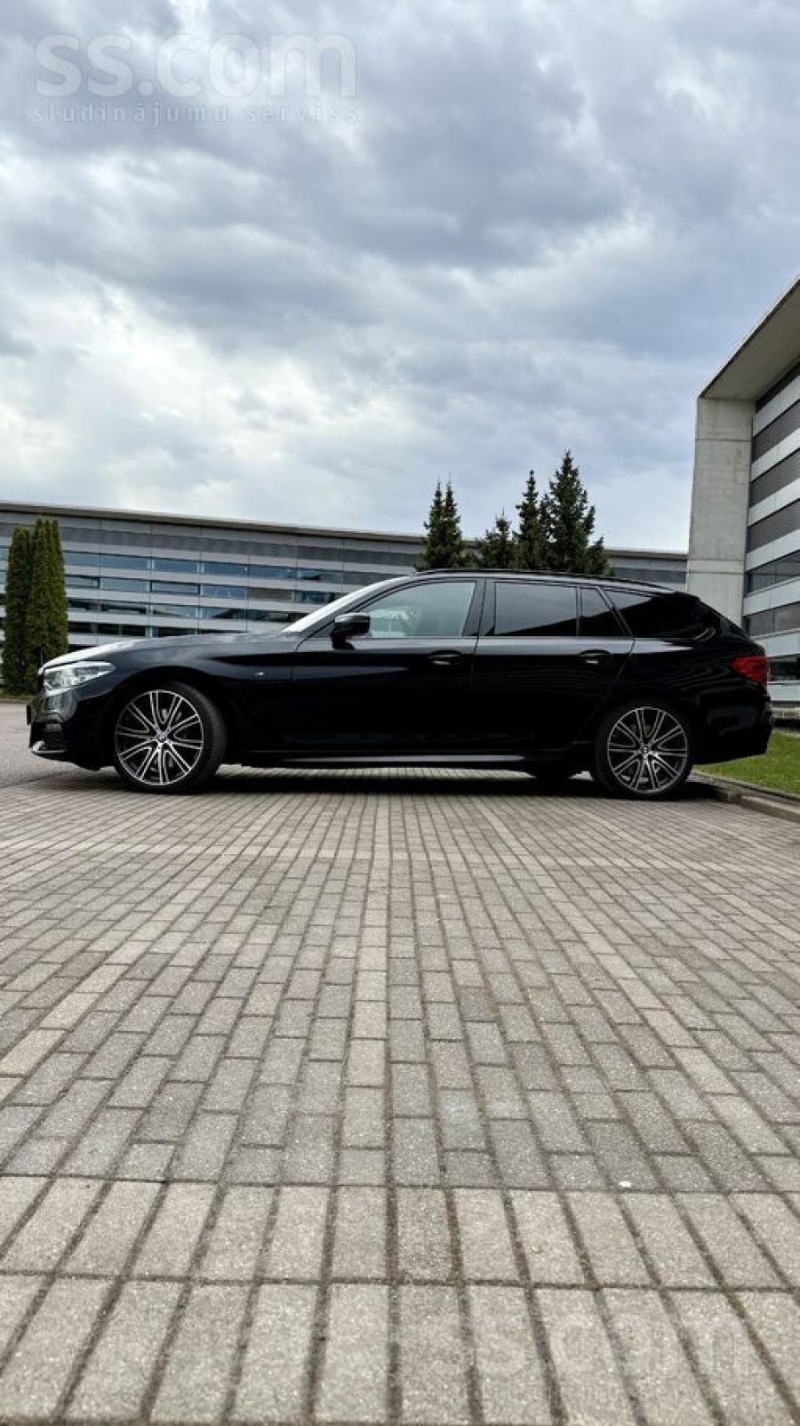 Melns BMW 530 2019 Rīga, ar dzinēja tilpumu 3.00 L un nobraukumu 177 tūkst. km par 28800 €, foto 4 vietnē AUTOMOTO.COM.LV