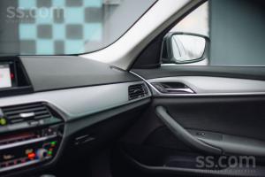 Black BMW 530 2019 in Riga, with an engine capacity of 3.00 L and mileage of 235 thousand km for 17000 €, photo 12 on AUTOMOTO.COM.LV