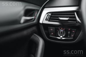 Black BMW 530 2019 in Riga, with an engine capacity of 3.00 L and mileage of 235 thousand km for 17000 €, photo 14 on AUTOMOTO.COM.LV
