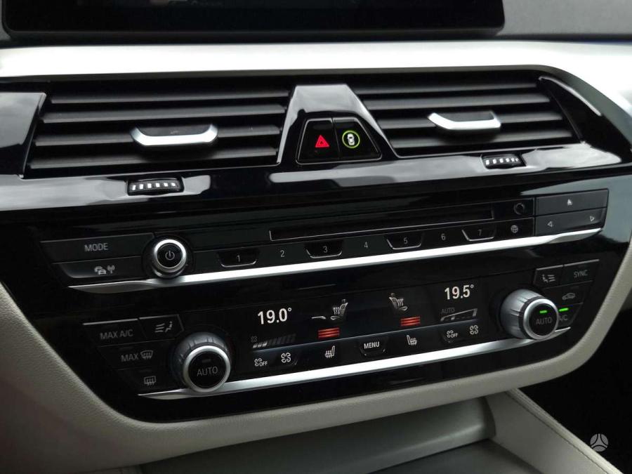 Melns BMW 530 2019 Kauņa, ar dzinēja tilpumu 2.00 L un nobraukumu 290 tūkst. km par 19950 €, foto 27 vietnē AUTOMOTO.COM.LV