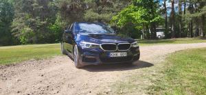 Melns BMW 530 2019 Anykščiai, ar dzinēja tilpumu 2.99 L un nobraukumu 255 tūkst. km par 17500 €, foto  vietnē AUTOMOTO.COM.LV