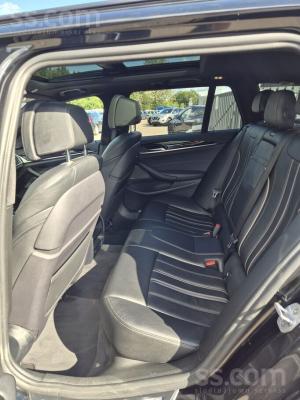 Melns BMW 530 2019 Rīga, ar dzinēja tilpumu 3.00 L un nobraukumu 306 tūkst. km par 22990 €, foto 12 vietnē AUTOMOTO.COM.LV