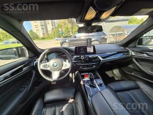 Melns BMW 530 2019 Rīga, ar dzinēja tilpumu 3.00 L un nobraukumu 306 tūkst. km par 22990 €, foto 13 vietnē AUTOMOTO.COM.LV