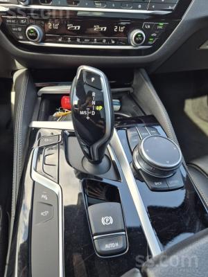 Melns BMW 530 2019 Rīga, ar dzinēja tilpumu 3.00 L un nobraukumu 306 tūkst. km par 22990 €, foto 17 vietnē AUTOMOTO.COM.LV