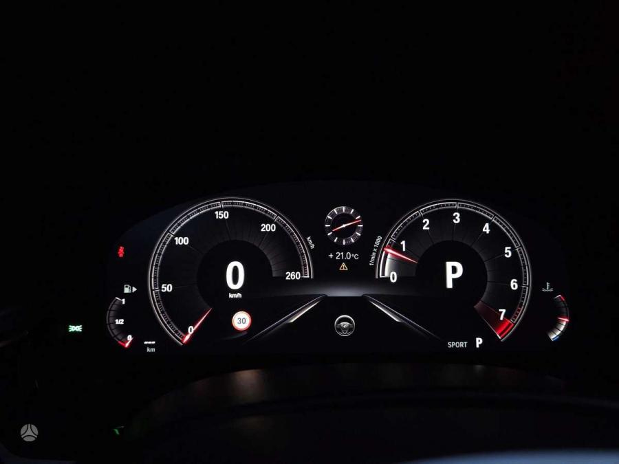 Black BMW 530 2019 in Kaunas, with an engine capacity of 2.00 L and mileage of 290 thousand km for 18999 €, photo 33 on AUTOMOTO.COM.LV