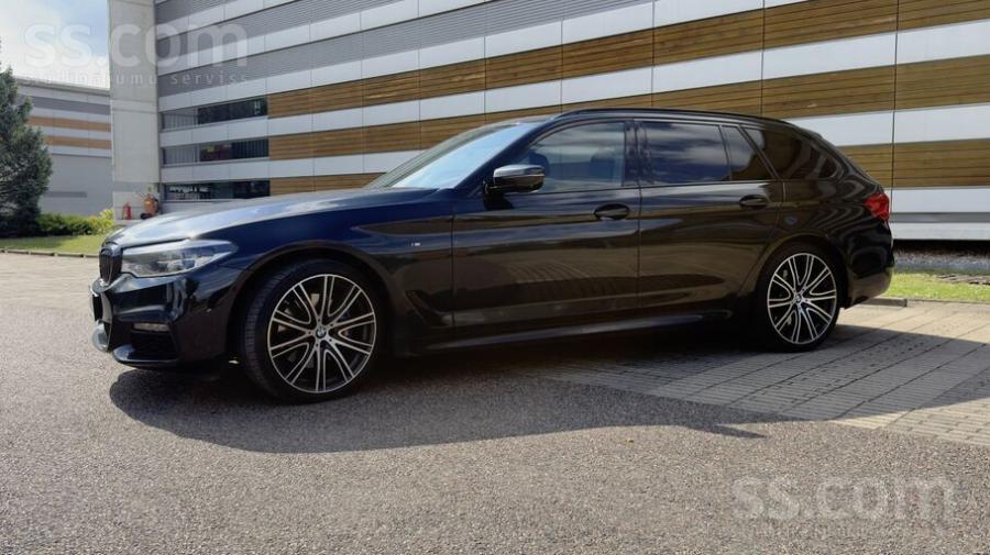 Black BMW 530 2019 in Riga, with an engine capacity of 3.00 L and mileage of 181 thousand km for 27690 €, photo 4 on AUTOMOTO.COM.LV