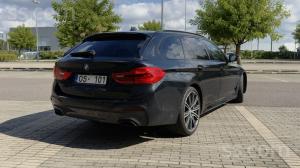 Black BMW 530 2019 in Riga, with an engine capacity of 3.00 L and mileage of 181 thousand km for 27690 €, photo 7 on AUTOMOTO.COM.LV