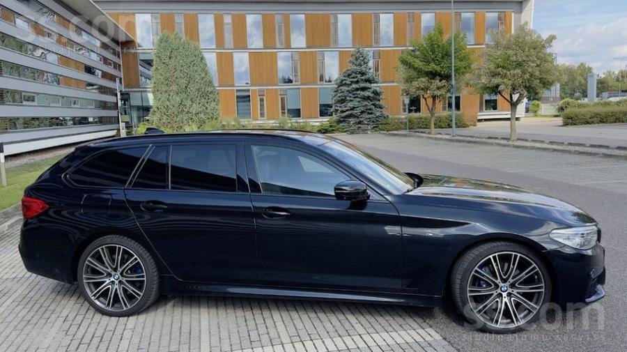 Black BMW 530 2019 in Riga, with an engine capacity of 3.00 L and mileage of 181 thousand km for 27690 €, photo 11 on AUTOMOTO.COM.LV
