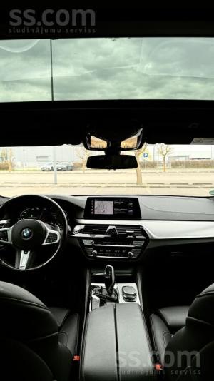 Black BMW 530 2019 in Riga, with an engine capacity of 3.00 L and mileage of 181 thousand km for 27690 €, photo 12 on AUTOMOTO.COM.LV