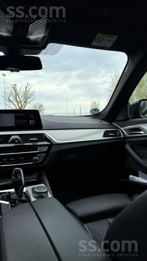 Black BMW 530 2019 in Riga, with an engine capacity of 3.00 L and mileage of 181 thousand km for 27690 €, photo 18 on AUTOMOTO.COM.LV