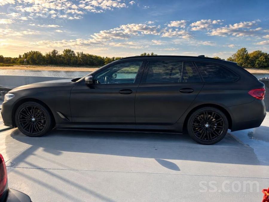 Black BMW 530 2019 in Liepaja, with an engine capacity of 3.00 L and mileage of 74 thousand km for 30000 €, photo 1 on AUTOMOTO.COM.LV