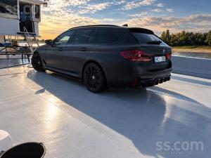 Black BMW 530 2019 in Liepaja, with an engine capacity of 3.00 L and mileage of 74 thousand km for 30000 €, photo 3 on AUTOMOTO.COM.LV