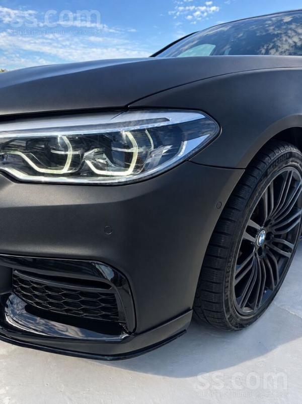 BMW 530 2019 in Liepaja on AUTOMOTO.COM.LV Black BMW 530 2019 in Liepaja, with an engine capacity of 3.00 L and mileage of 74 thousand km for 30000 €, photo 6 on AUTOMOTO.COM.LV