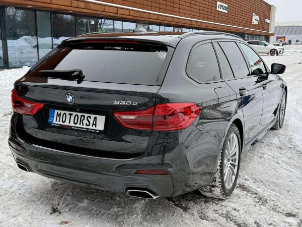 Black BMW 530 2020 in Kaunas, with an engine capacity of 2.99 L and mileage of 189 thousand km for 23490 €, photo 5 on AUTOMOTO.COM.LV