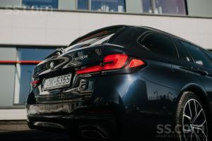 Черный БМВ 530 2020 в Тукумс, объемом двигателя 2.00 л и пробегом 180 тыс. км за 23900 €, фото 3 на AUTOMOTO.COM.LV