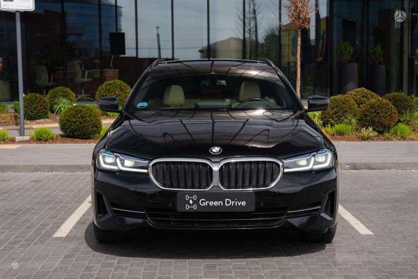 Black BMW 530 2020 in Vilnius, with an engine capacity of 2.00 L and mileage of 93 thousand km for 27990 €, photo 8 on AUTOMOTO.COM.LV