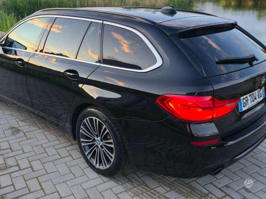 Black BMW 530 2020 in Vilnius, with an engine capacity of 2.99 L and mileage of 331 thousand km for 16800 €, photo 6 on AUTOMOTO.COM.LV
