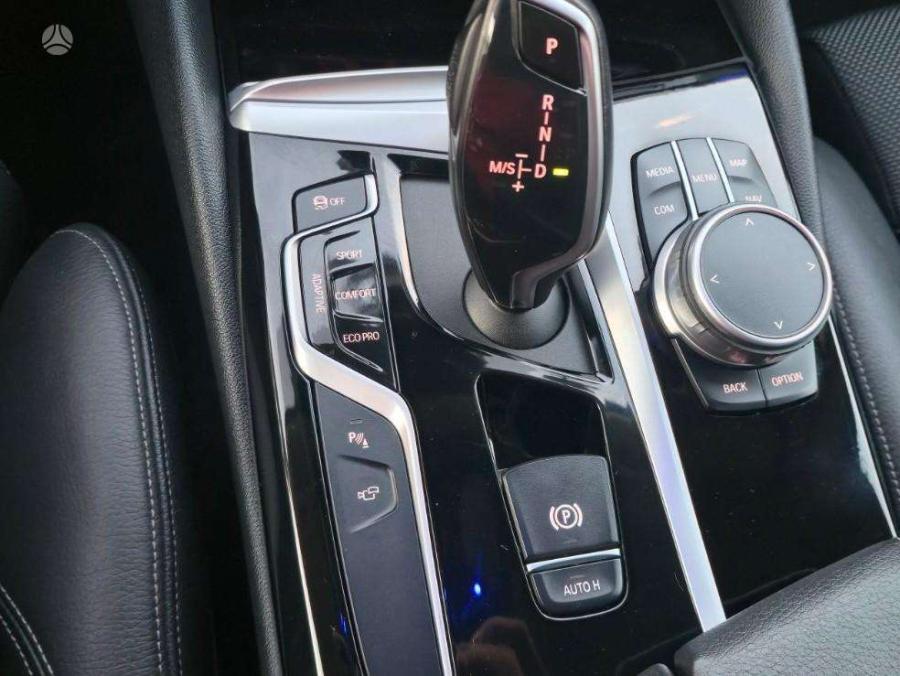 Black BMW 530 2020 in Vilnius, with an engine capacity of 2.99 L and mileage of 331 thousand km for 16800 €, photo 16 on AUTOMOTO.COM.LV