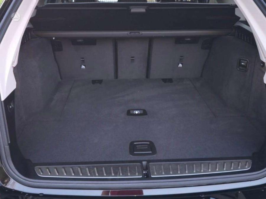 Black BMW 530 2020 in Vilnius, with an engine capacity of 2.99 L and mileage of 331 thousand km for 16800 €, photo 23 on AUTOMOTO.COM.LV