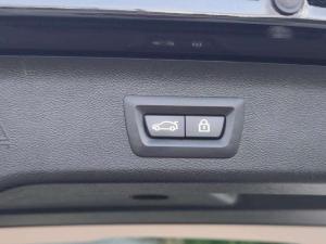 Black BMW 530 2020 in Vilnius, with an engine capacity of 2.99 L and mileage of 331 thousand km for 16800 €, photo 24 on AUTOMOTO.COM.LV