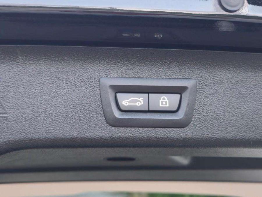 Black BMW 530 2020 in Vilnius, with an engine capacity of 2.99 L and mileage of 331 thousand km for 16800 €, photo 24 on AUTOMOTO.COM.LV