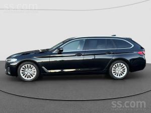Melns BMW 530 2021 Rīga, ar dzinēja tilpumu 3.00 L un nobraukumu 96 tūkst. km par 35400 €, foto 2 vietnē AUTOMOTO.COM.LV