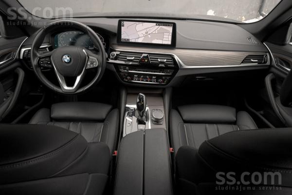 Black BMW 530 2021 in Jelgava, with an engine capacity of 2.00 L and mileage of 190 thousand km for 24500 €, photo 9 on AUTOMOTO.COM.LV