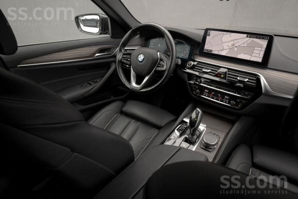 Black BMW 530 2021 in Jelgava, with an engine capacity of 2.00 L and mileage of 190 thousand km for 24500 €, photo 10 on AUTOMOTO.COM.LV