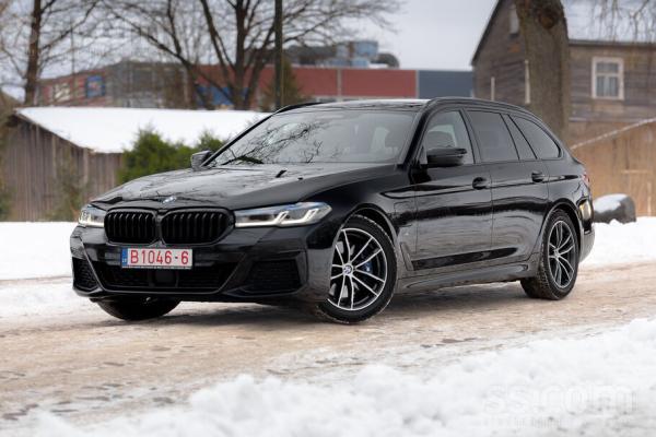 Melns BMW 530 2021 Jelgava, ar dzinēja tilpumu 2.00 L un nobraukumu 136 tūkst. km par 38900 €, foto 1 vietnē AUTOMOTO.COM.LV