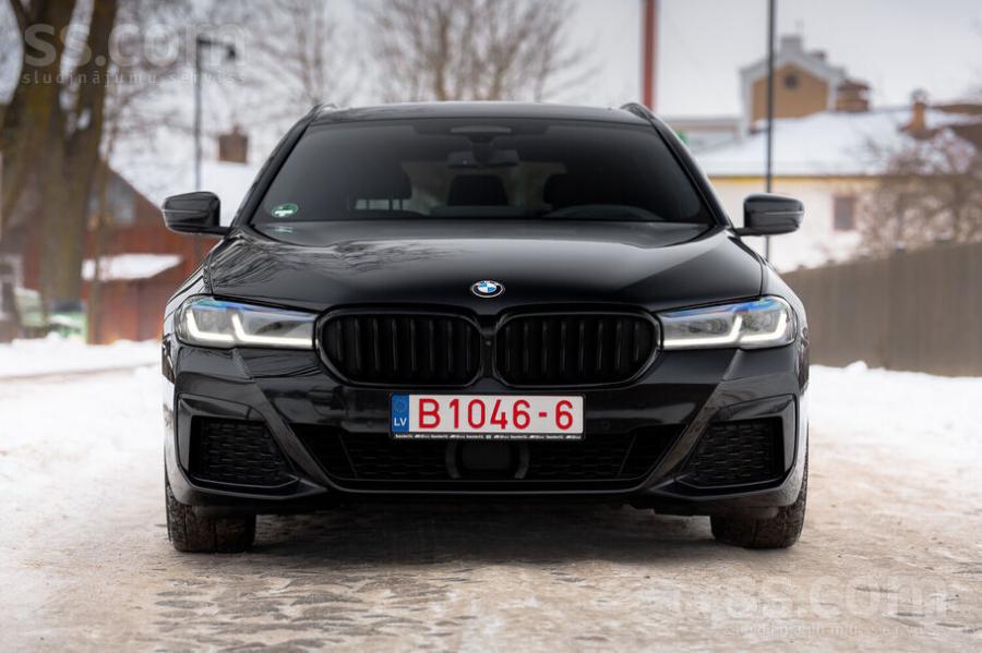 Melns BMW 530 2021 Jelgava, ar dzinēja tilpumu 2.00 L un nobraukumu 136 tūkst. km par 38900 €, foto 3 vietnē AUTOMOTO.COM.LV