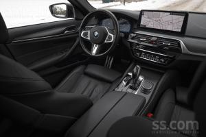 Melns BMW 530 2021 Jelgava, ar dzinēja tilpumu 2.00 L un nobraukumu 136 tūkst. km par 38900 €, foto 13 vietnē AUTOMOTO.COM.LV